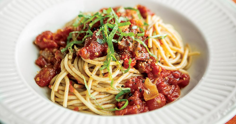 Spelt Pasta with Oven-Roasted Tomato Sauce - alive magazine