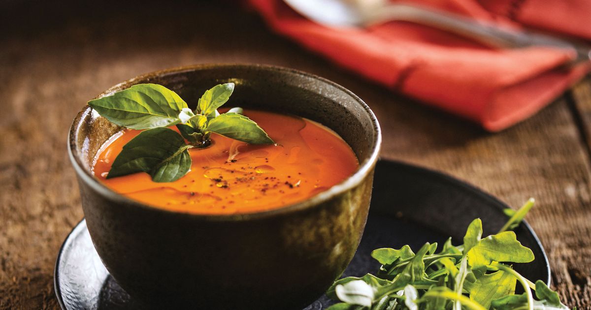 Vegan Roasted Red Pepper & Sweet Potato Soup | alive - alive magazine