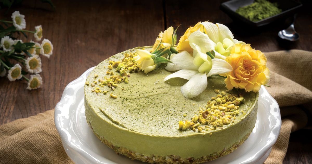 This Vegan Matcha Cake Is Totally Sweet and Stunning | alive - alive ...